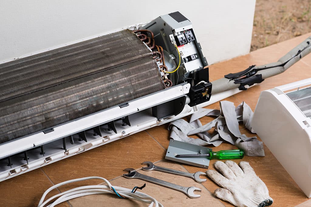 5 Reasons You Need To Call A Professional For Air Conditioning Repair 5 Reasons You Need To Call A Professional For Air Conditioning Repair